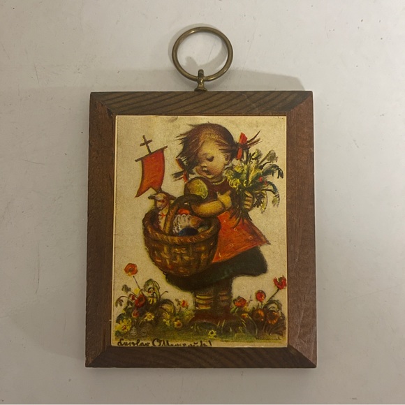 Hummel | Wall Decor | Vintage Hummel Girl With Flowers Mini Wall Decor ...